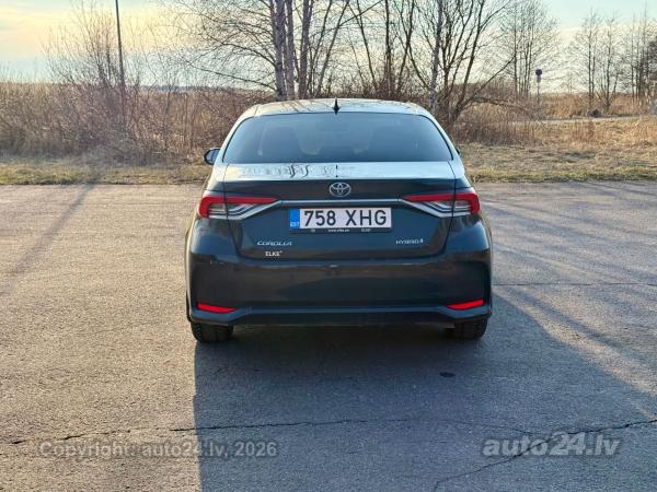 Black Toyota Corolla 2022 in Tallinn, with an engine capacity of 1.80 L and mileage of 52 thousand km for 22000 €, photo 4 on AUTOMOTO.COM.LV