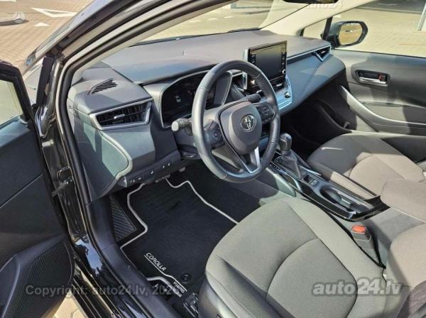 Black Toyota Corolla 2022 in Tallinn, with an engine capacity of 1.80 L and mileage of 55 thousand km for 21300 €, photo 8 on AUTOMOTO.COM.LV