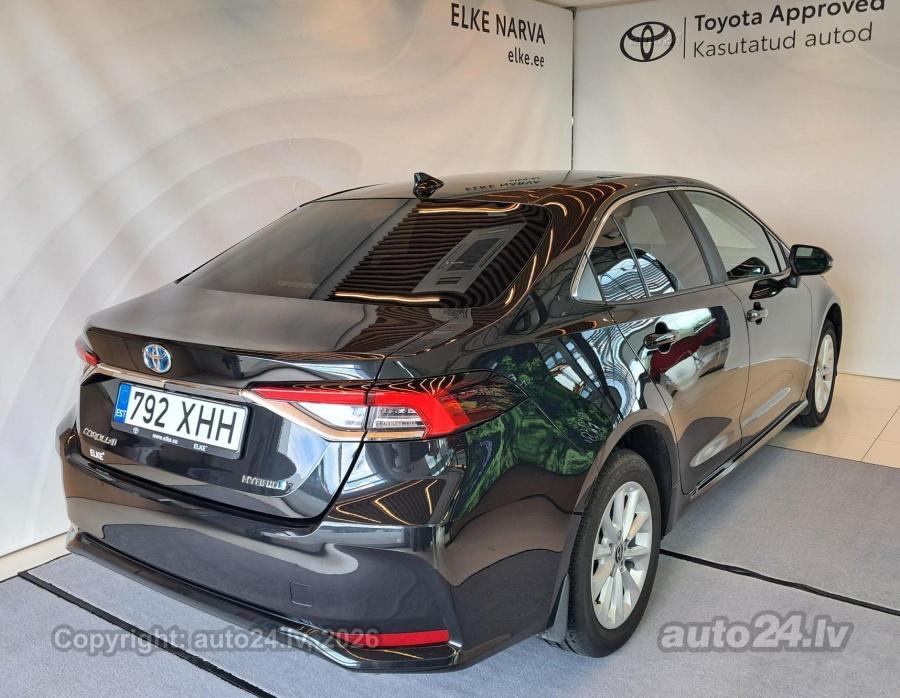 Black Toyota Corolla 2022 in Narva, with an engine capacity of 1.80 L and mileage of 24 thousand km for 20900 €, photo 3 on AUTOMOTO.COM.LV