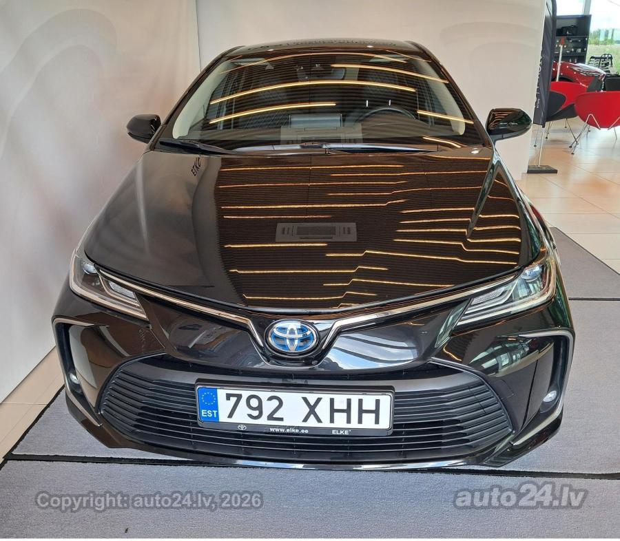 Black Toyota Corolla 2022 in Narva, with an engine capacity of 1.80 L and mileage of 24 thousand km for 20900 €, photo 6 on AUTOMOTO.COM.LV