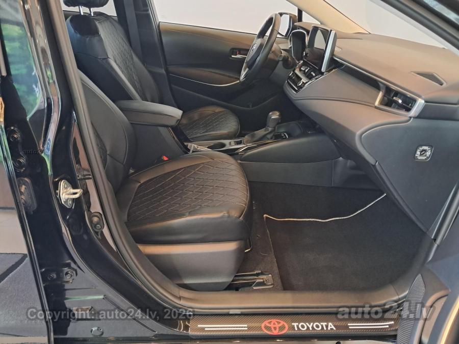 Black Toyota Corolla 2022 in Narva, with an engine capacity of 1.80 L and mileage of 24 thousand km for 20900 €, photo 10 on AUTOMOTO.COM.LV