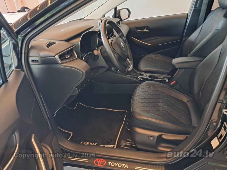 Black Toyota Corolla 2022 in Narva, with an engine capacity of 1.80 L and mileage of 24 thousand km for 20900 €, photo 12 on AUTOMOTO.COM.LV