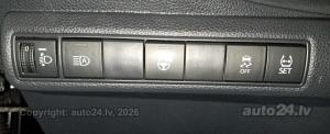 Black Toyota Corolla 2022 in Narva, with an engine capacity of 1.80 L and mileage of 24 thousand km for 20900 €, photo 18 on AUTOMOTO.COM.LV