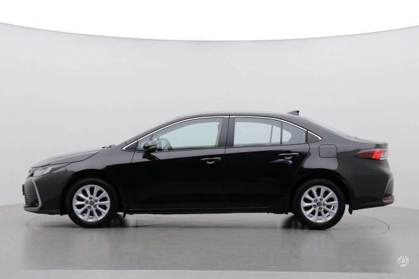 Melns Toyota Corolla 2022 Viļņa, ar dzinēja tilpumu 1.49 L un nobraukumu 23 tūkst. km par 19600 €, foto 4 vietnē AUTOMOTO.COM.LV