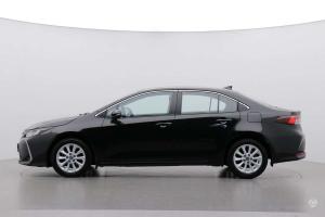 Black Toyota Corolla 2022 in Vilnius, with an engine capacity of 1.49 L and mileage of 23 thousand km for 19600 €, photo 5 on AUTOMOTO.COM.LV