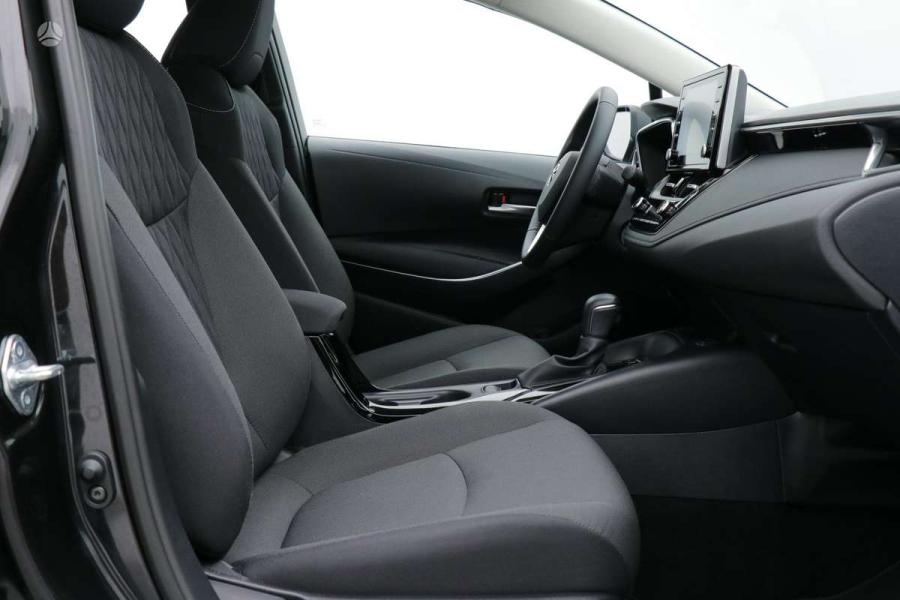 Black Toyota Corolla 2022 in Vilnius, with an engine capacity of 1.49 L and mileage of 23 thousand km for 19600 €, photo 10 on AUTOMOTO.COM.LV