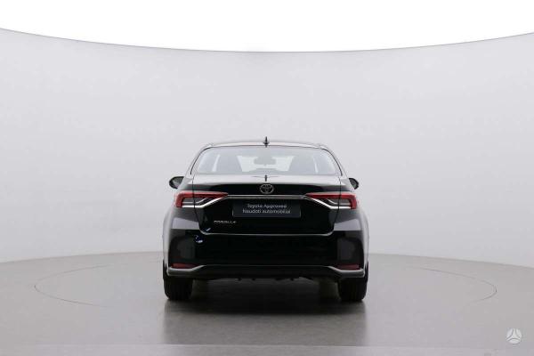 Black Toyota Corolla 2022 in Vilnius, with an engine capacity of 1.49 L and mileage of 23 thousand km for 19600 €, photo 6 on AUTOMOTO.COM.LV