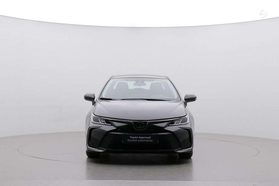 Black Toyota Corolla 2022 in Vilnius, with an engine capacity of 1.49 L and mileage of 23 thousand km for 19600 €, photo 7 on AUTOMOTO.COM.LV