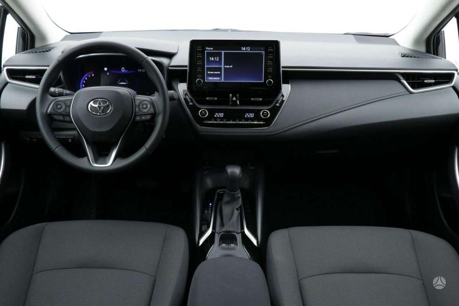 Black Toyota Corolla 2022 in Vilnius, with an engine capacity of 1.49 L and mileage of 23 thousand km for 19600 €, photo 8 on AUTOMOTO.COM.LV