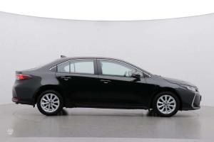 Black Toyota Corolla 2022 in Vilnius, with an engine capacity of 1.49 L and mileage of 23 thousand km for 19600 €, photo 18 on AUTOMOTO.COM.LV