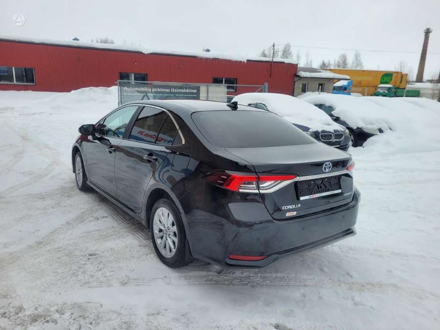 Black Toyota Corolla 2023 in Telschi, with an engine capacity of 1.80 L and mileage of 11 thousand km for 20550 €, photo 9 on AUTOMOTO.COM.LV