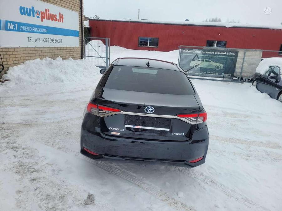 Black Toyota Corolla 2023 in Telschi, with an engine capacity of 1.80 L and mileage of 11 thousand km for 20550 €, photo 12 on AUTOMOTO.COM.LV