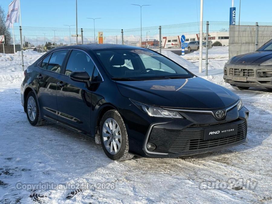 Black Toyota Corolla 2023 in Tallinn, with an engine capacity of 1.50 L and mileage of 59 thousand km for 19790 €, photo 4 on AUTOMOTO.COM.LV