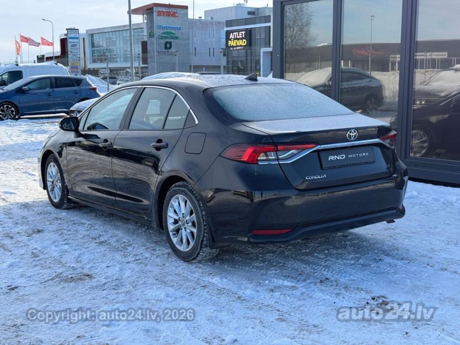 Black Toyota Corolla 2023 in Tallinn, with an engine capacity of 1.50 L and mileage of 59 thousand km for 19790 €, photo 5 on AUTOMOTO.COM.LV