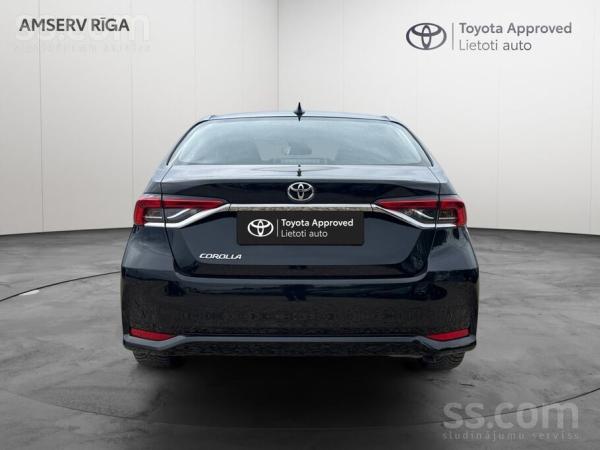 Black Toyota Corolla 2023 in Riga, with an engine capacity of 1.50 L and mileage of 53 thousand km for 17900 €, photo 4 on AUTOMOTO.COM.LV