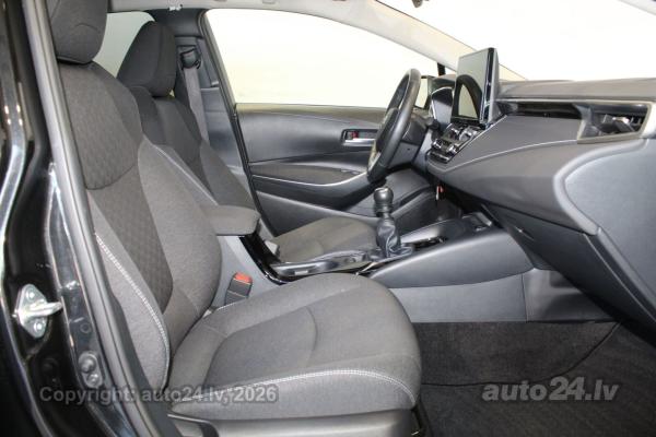 Black Toyota Corolla 2023 in Tallinn, with an engine capacity of 1.50 L and mileage of 56 thousand km for 17990 €, photo 6 on AUTOMOTO.COM.LV