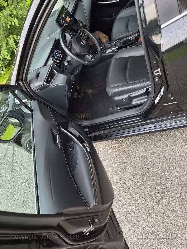 Black Toyota Corolla 2023 in Tallinn, with an engine capacity of 1.80 L and mileage of 47 thousand km for 25499 €, photo 6 on AUTOMOTO.COM.LV