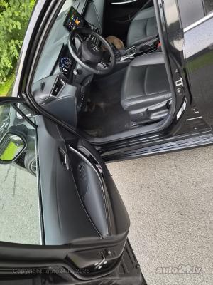 Black Toyota Corolla 2023 in Tallinn, with an engine capacity of 1.80 L and mileage of 47 thousand km for 25499 €, photo 7 on AUTOMOTO.COM.LV