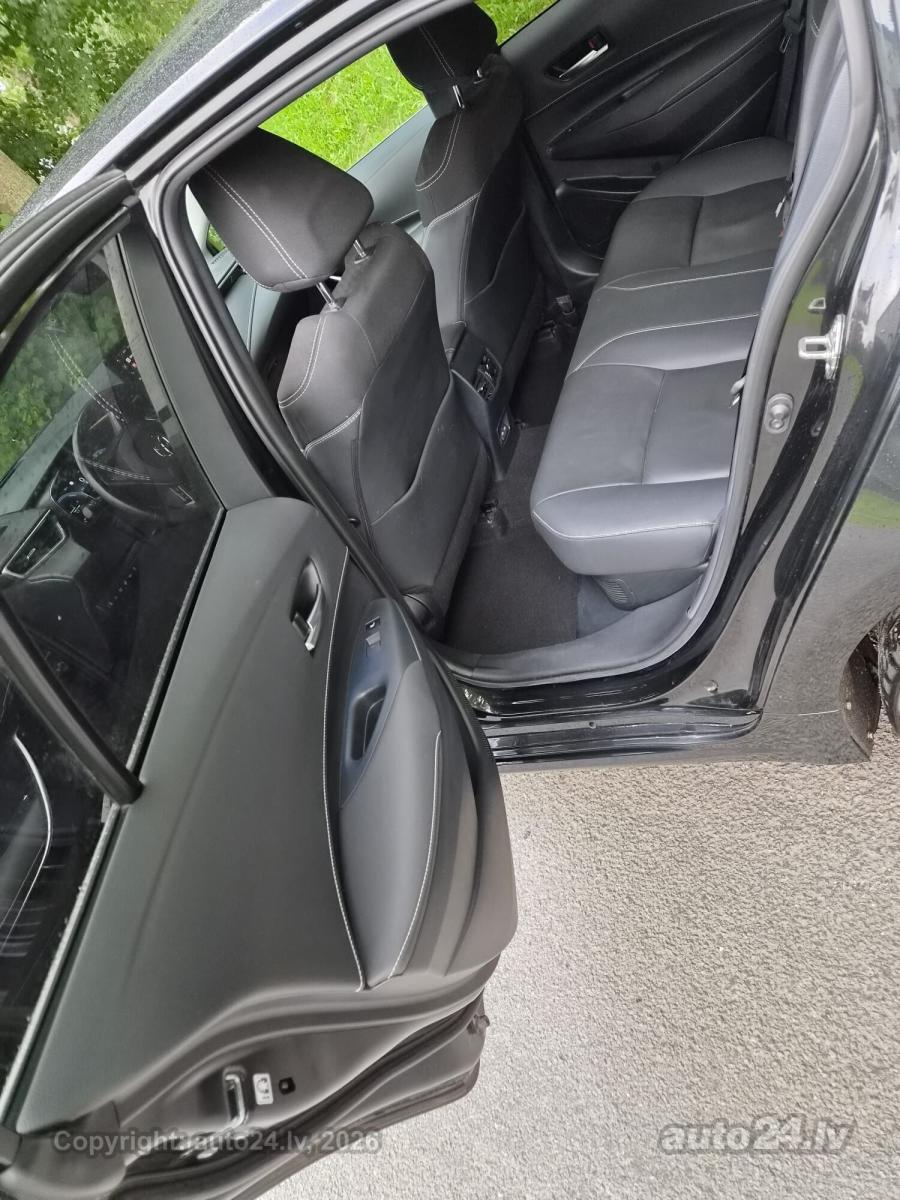 Black Toyota Corolla 2023 in Tallinn, with an engine capacity of 1.80 L and mileage of 47 thousand km for 25499 €, photo 8 on AUTOMOTO.COM.LV