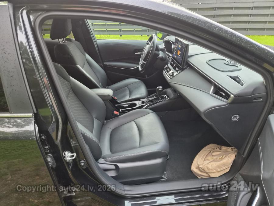 Black Toyota Corolla 2023 in Tallinn, with an engine capacity of 1.80 L and mileage of 47 thousand km for 25499 €, photo 9 on AUTOMOTO.COM.LV