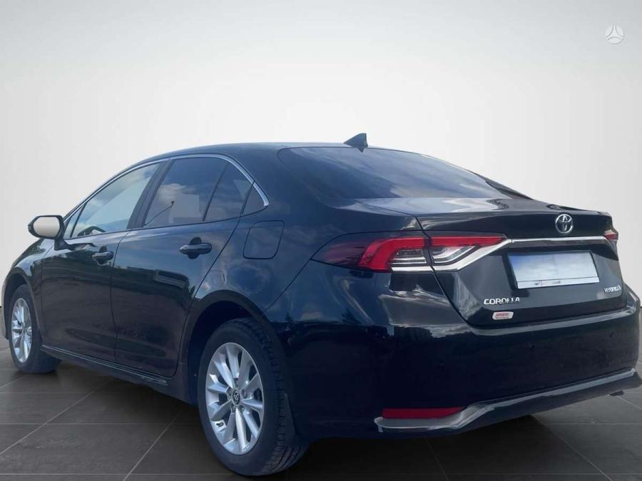 Melns Toyota Corolla 2023 Telšiai, ar dzinēja tilpumu 1.80 L un nobraukumu 11 tūkst. km par 20500 €, foto 4 vietnē AUTOMOTO.COM.LV