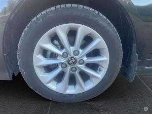 Melns Toyota Corolla 2023 Telšiai, ar dzinēja tilpumu 1.80 L un nobraukumu 11 tūkst. km par 20500 €, foto 11 vietnē AUTOMOTO.COM.LV