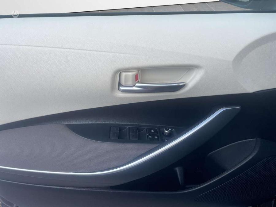 Melns Toyota Corolla 2023 Telšiai, ar dzinēja tilpumu 1.80 L un nobraukumu 11 tūkst. km par 20500 €, foto 16 vietnē AUTOMOTO.COM.LV