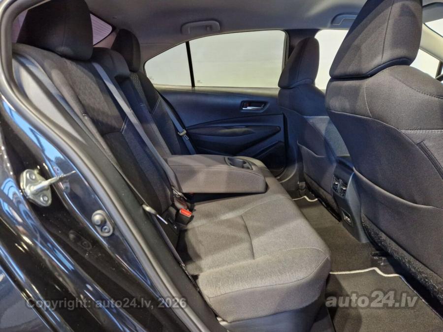 Melns Toyota Corolla 2024 Tallina, ar dzinēja tilpumu 1.80 L un nobraukumu 41 tūkst. km par 24490 €, foto 7 vietnē AUTOMOTO.COM.LV