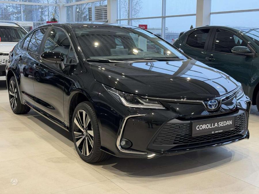 Melns Toyota Corolla 2025 Panevēža, ar dzinēja tilpumu 1.80 L un nobraukumu 1 tūkst. km par 27990 €, foto 3 vietnē AUTOMOTO.COM.LV