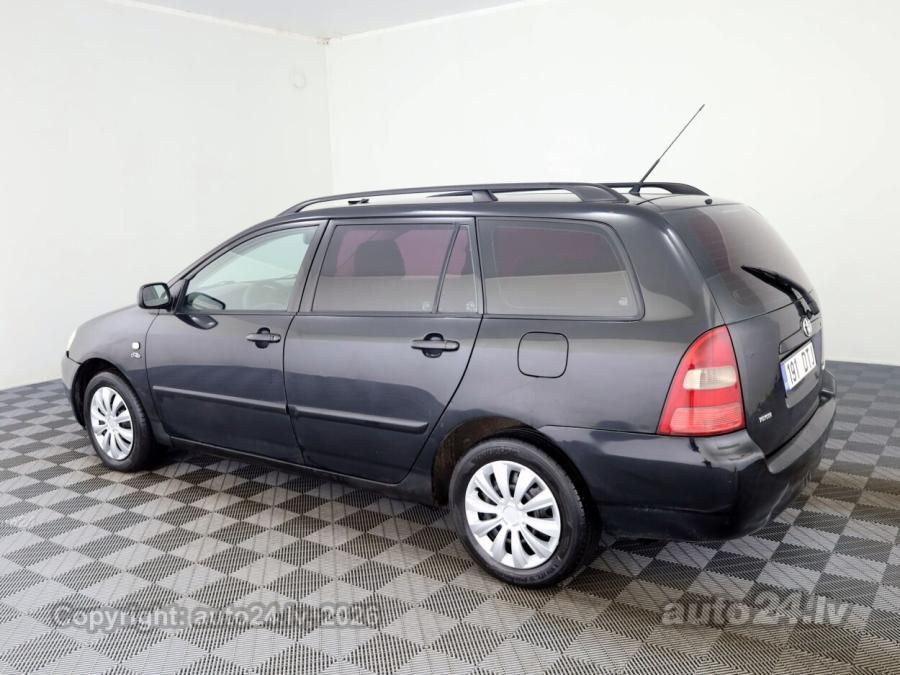 Black Toyota Corolla 2004 in Tallinn, with an engine capacity of 2.00 L and mileage of 535 thousand km for 799 €, photo 4 on AUTOMOTO.COM.LV
