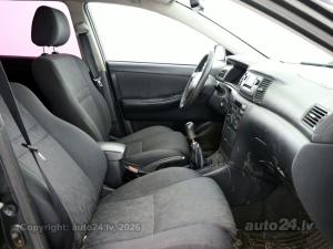 Black Toyota Corolla 2004 in Tallinn, with an engine capacity of 2.00 L and mileage of 535 thousand km for 799 €, photo 6 on AUTOMOTO.COM.LV