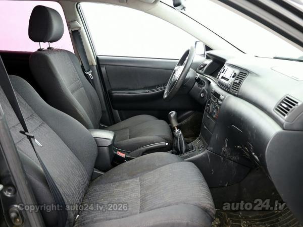 Melns Toyota Corolla 2004 Tallina, ar dzinēja tilpumu 2.00 L un nobraukumu 535 tūkst. km par 799 €, foto 6 vietnē AUTOMOTO.COM.LV