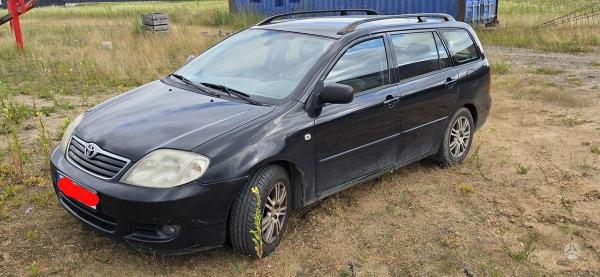Black Toyota Corolla 2005 in Vilnius, with an engine capacity of 1.36 L and mileage of 293 thousand km for 1950 €, photo 1 on AUTOMOTO.COM.LV