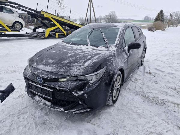 Black Toyota Corolla 2019 in Marijampole, with an engine capacity of 1.80 L and mileage of 133 thousand km for 8900 €, photo 1 on AUTOMOTO.COM.LV