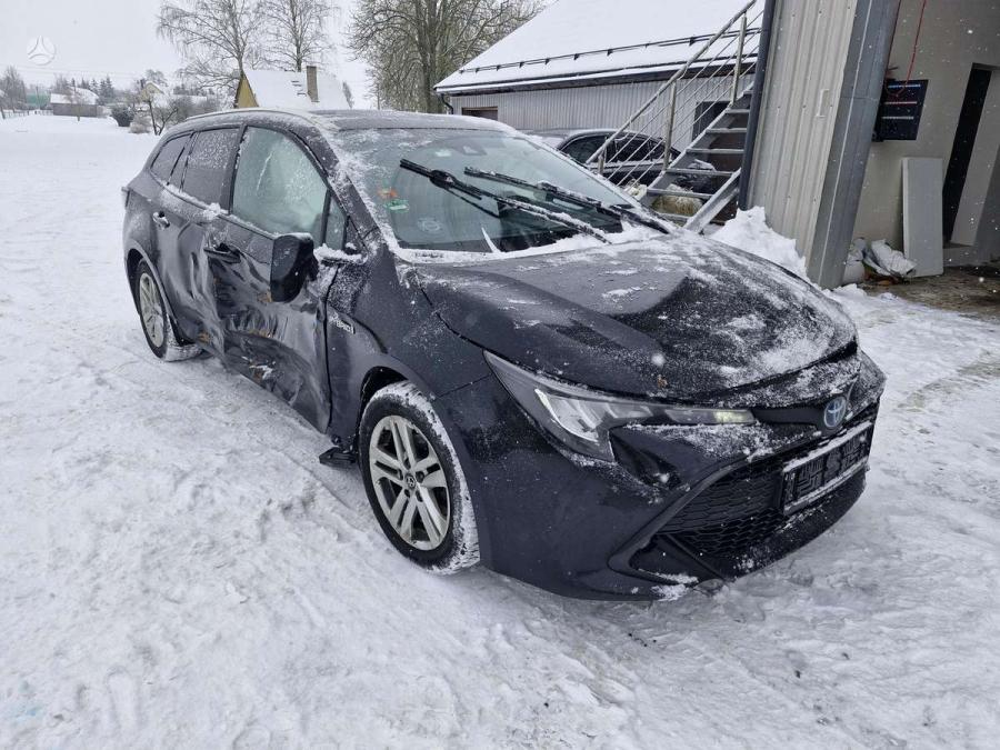 Melns Toyota Corolla 2019 Marijampole, ar dzinēja tilpumu 1.80 L un nobraukumu 133 tūkst. km par 8900 €, foto 2 vietnē AUTOMOTO.COM.LV