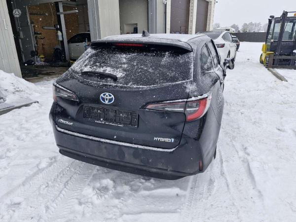 Black Toyota Corolla 2019 in Marijampole, with an engine capacity of 1.80 L and mileage of 133 thousand km for 8900 €, photo 10 on AUTOMOTO.COM.LV