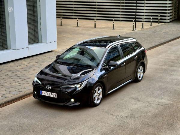 Black Toyota Corolla 2019 in Vilnius, with an engine capacity of 1.99 L and mileage of 277 thousand km for 12700 €, photo 2 on AUTOMOTO.COM.LV