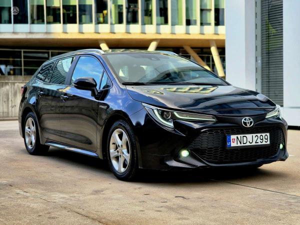 Black Toyota Corolla 2019 in Vilnius, with an engine capacity of 1.99 L and mileage of 277 thousand km for 12700 €, photo 7 on AUTOMOTO.COM.LV