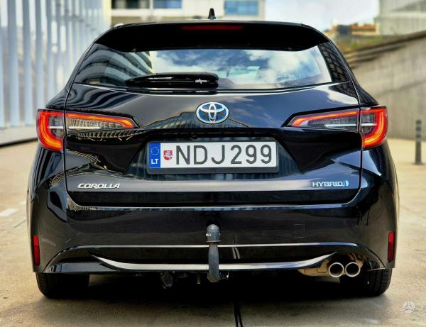 Black Toyota Corolla 2019 in Vilnius, with an engine capacity of 1.99 L and mileage of 277 thousand km for 12700 €, photo 9 on AUTOMOTO.COM.LV