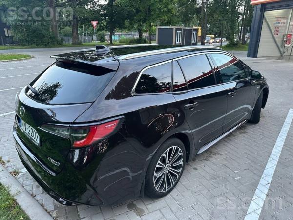 Melns Toyota Corolla 2019 Rīga, ar dzinēja tilpumu 1.80 L un nobraukumu 127 tūkst. km par 17500 €, foto 4 vietnē AUTOMOTO.COM.LV