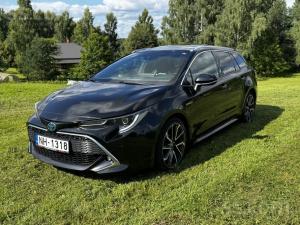 Black Toyota Corolla 2019 in Cesis, with an engine capacity of 2.00 L and mileage of 78 thousand km for 17400 €, photo 3 on AUTOMOTO.COM.LV