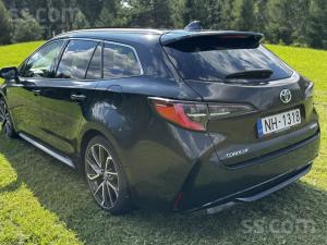 Black Toyota Corolla 2019 in Cesis, with an engine capacity of 2.00 L and mileage of 78 thousand km for 17400 €, photo 5 on AUTOMOTO.COM.LV