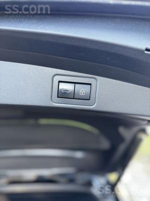 Black Toyota Corolla 2019 in Cesis, with an engine capacity of 2.00 L and mileage of 78 thousand km for 17400 €, photo 10 on AUTOMOTO.COM.LV