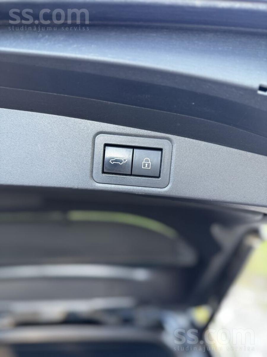 Black Toyota Corolla 2019 in Cesis, with an engine capacity of 2.00 L and mileage of 78 thousand km for 17400 €, photo 10 on AUTOMOTO.COM.LV
