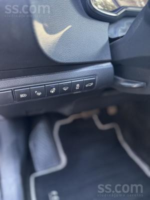 Black Toyota Corolla 2019 in Cesis, with an engine capacity of 2.00 L and mileage of 78 thousand km for 17400 €, photo 11 on AUTOMOTO.COM.LV