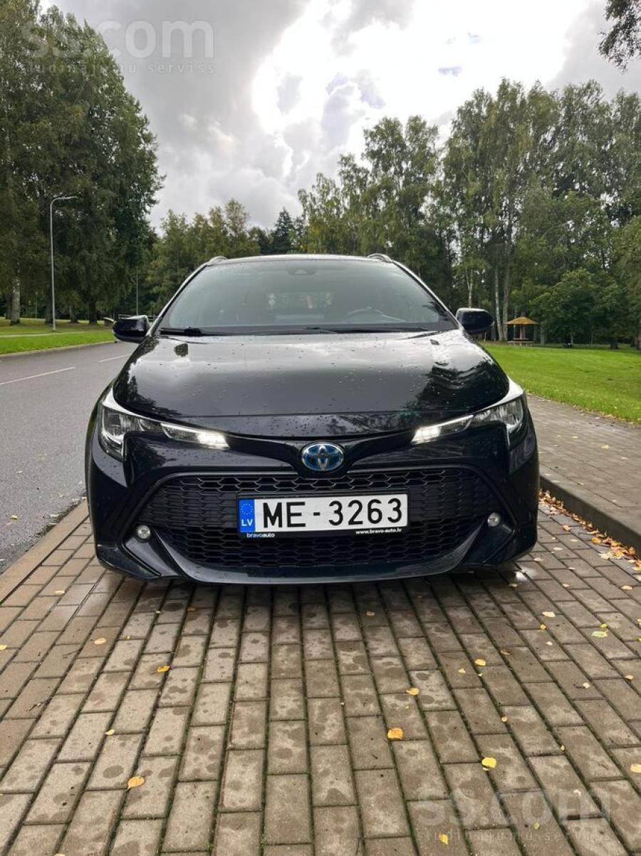 Black Toyota Corolla 2019 in Limbazi, with an engine capacity of 1.80 L and mileage of 95 thousand km for 16900 €, photo 1 on AUTOMOTO.COM.LV