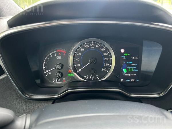 Тойота Королла 2019 в Лимбажи на AUTOMOTO.COM.LV Черный Тойота Королла 2019 в Лимбажи, объемом двигателя 1.80 л и пробегом 95 тыс. км за 16900 €, фото 3 на AUTOMOTO.COM.LV