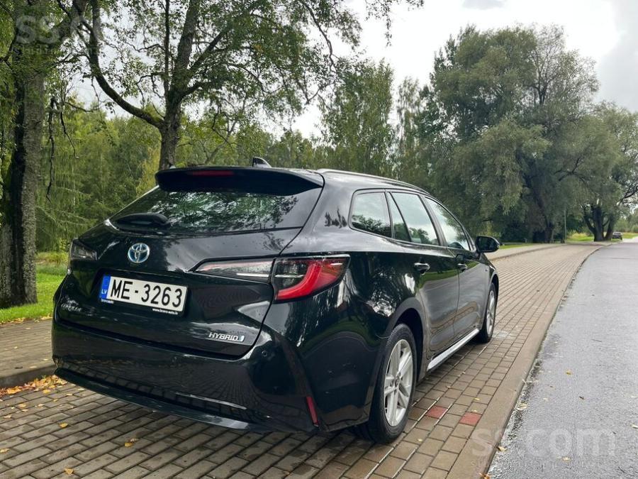 Black Toyota Corolla 2019 in Limbazi, with an engine capacity of 1.80 L and mileage of 95 thousand km for 16900 €, photo 5 on AUTOMOTO.COM.LV