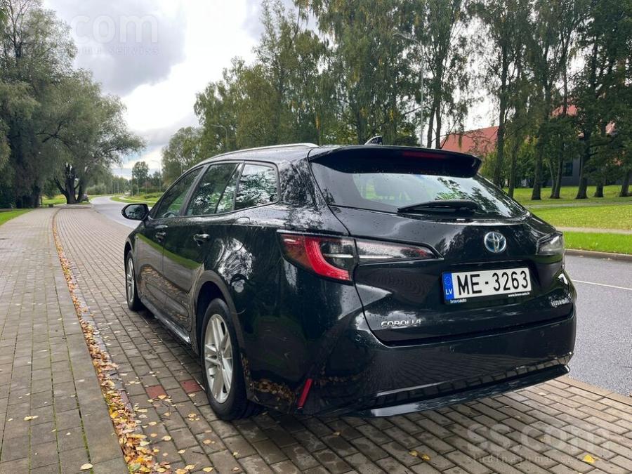 Black Toyota Corolla 2019 in Limbazi, with an engine capacity of 1.80 L and mileage of 95 thousand km for 16900 €, photo 7 on AUTOMOTO.COM.LV