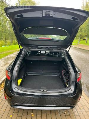 Black Toyota Corolla 2019 in Limbazi, with an engine capacity of 1.80 L and mileage of 95 thousand km for 16900 €, photo 14 on AUTOMOTO.COM.LV